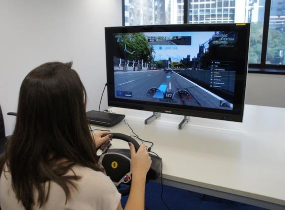 Análise: volante Thrustmaster Ferrari F430 - TecMundo