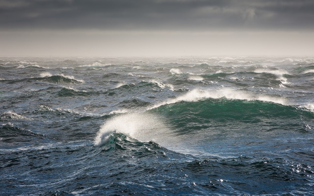 Você sabe por que o mar tem ondas? - Mega Curioso