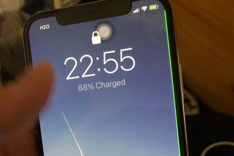 Alguns usuários relatam surgimento de linha verde na tela do iPhone X ... Alguns usuários relatam surgimento de linha verde na tela do iPhone X ...
