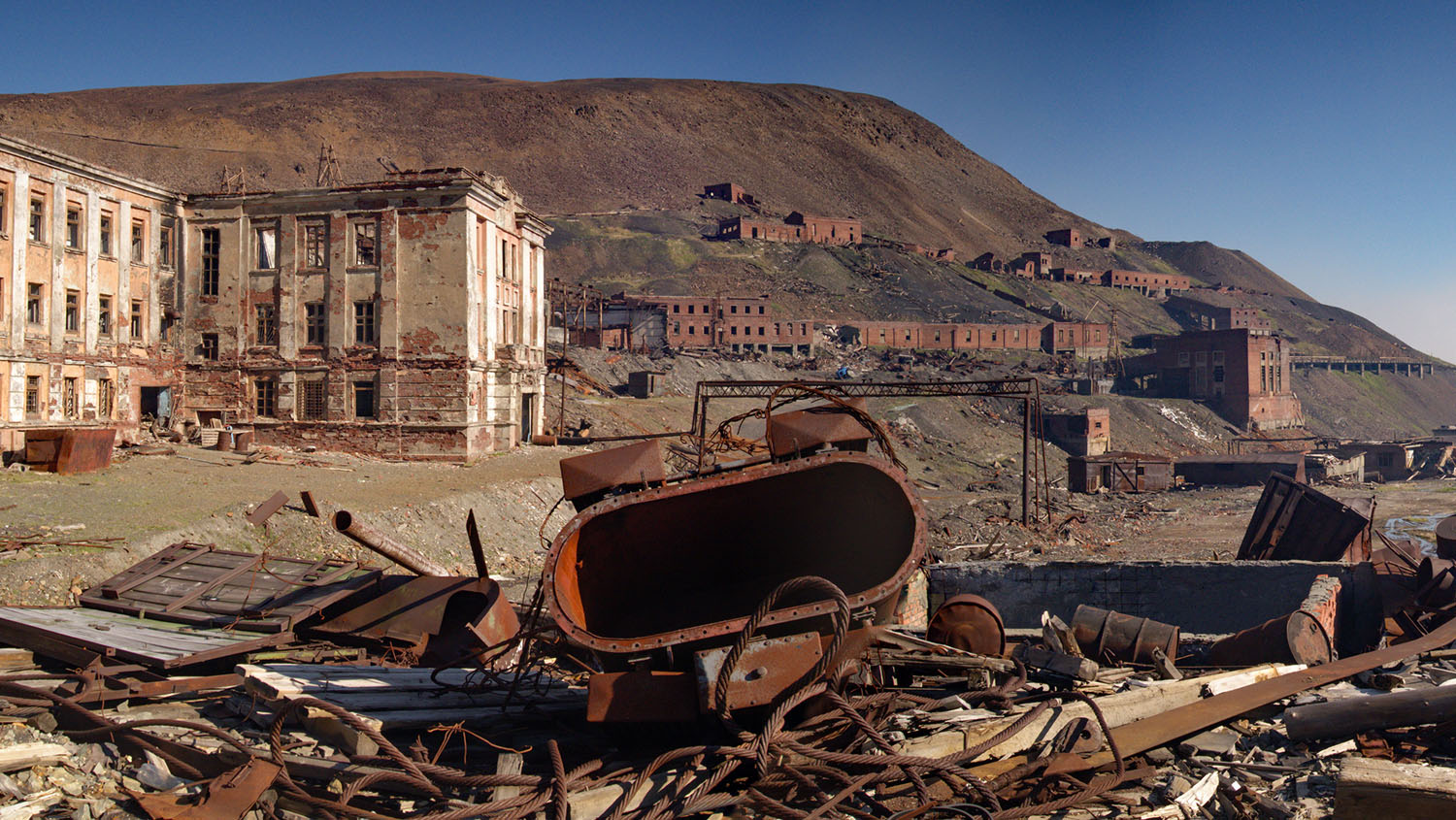 Fotos revelam a beleza solene e nostálgica de locais abandonados na ...
