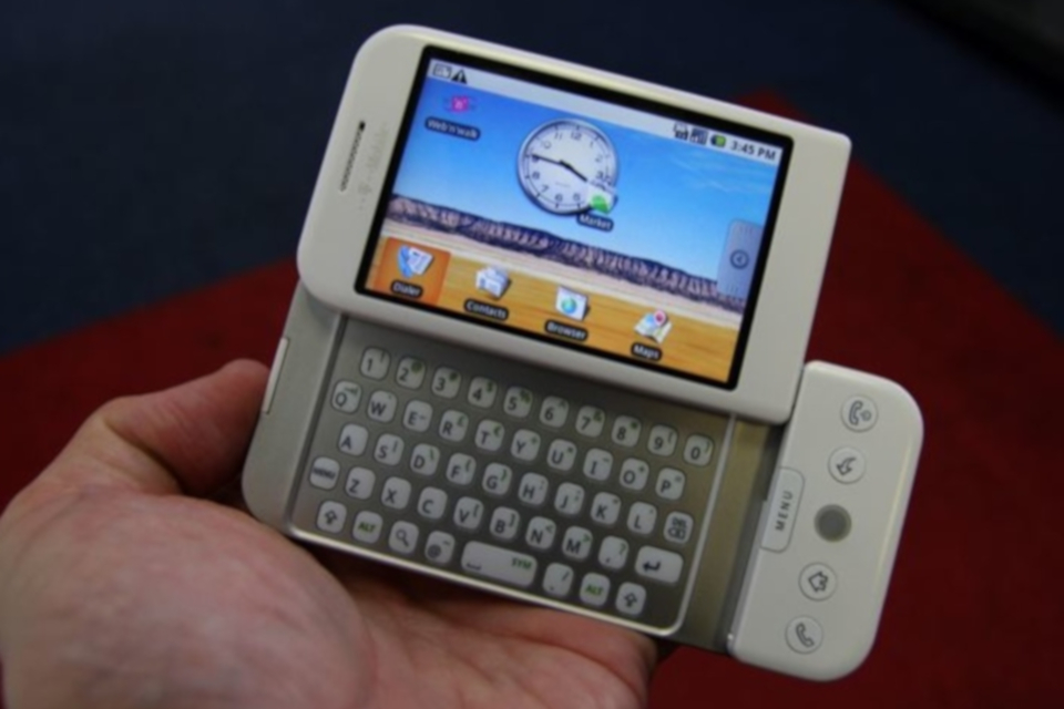 Primeiro celular com Android faz 10 anos e mostra como o sistema ...
