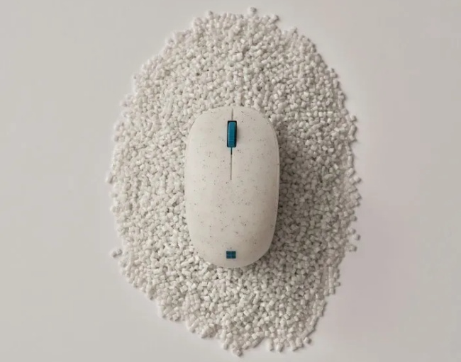 Microsoft lança mouse sem fio feito com plástico reciclado - TecMundo