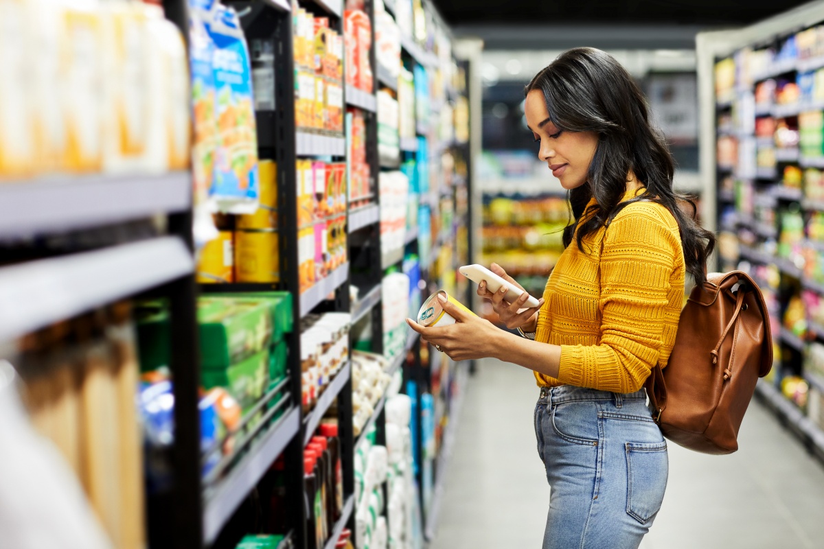 Comida ultraprocessada é tão viciante quanto o cigarro, diz estudo ...