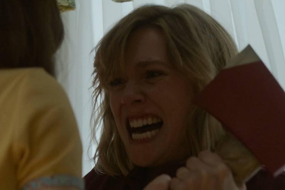 Elizabeth Olsen Protagoniza Cena Brutal No Final De Amor E Morte