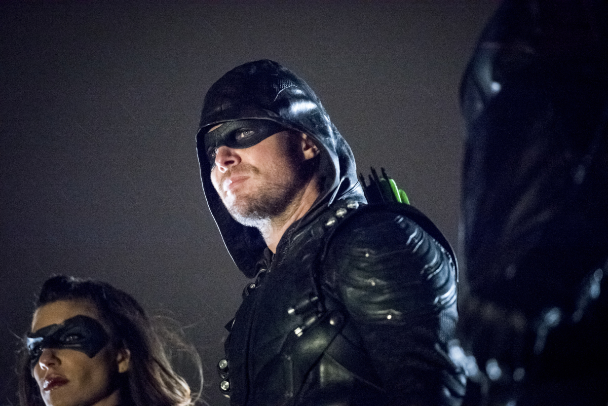 Arrow: cidade sob controle de Cayden James no trailer e fotos do ...